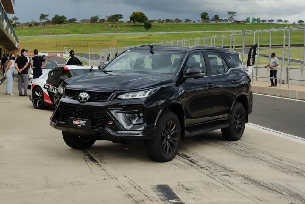 Toyota apresenta o SW4 GR-S, versão esportiva do SUV - Blog da InstaCarro