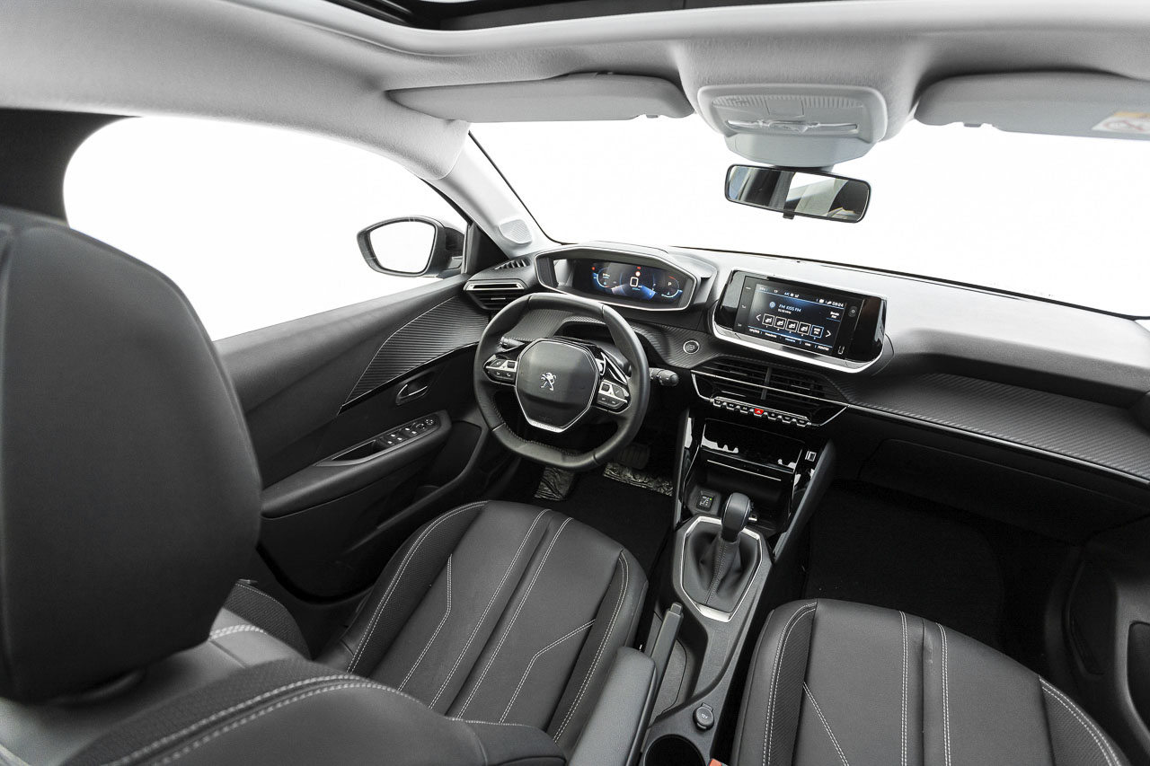 Teste: Peugeot 208 Griffe - ficha técnica e avaliação completa - Blog ...