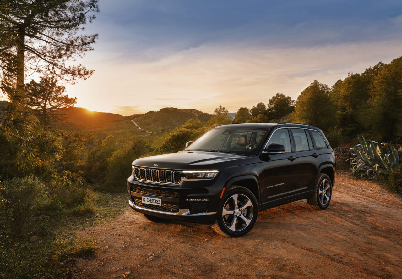 Jeep Grand Cherokee chegará ao Brasil em versão híbrida plug-in