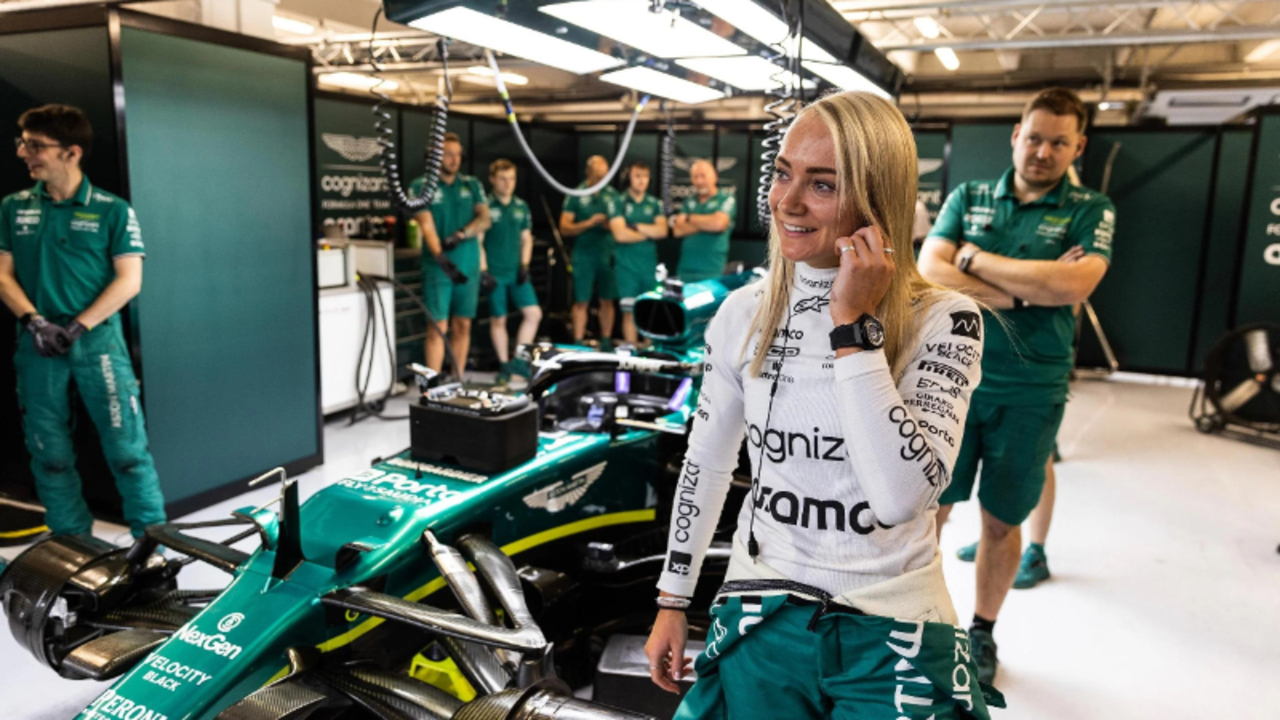Jessica Hawkins da Aston Martin é a primeira mulher a testar um carro ...