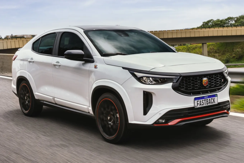 Fiat Fastback Abarth chega ao Brasil com o preço de R$ 159.990