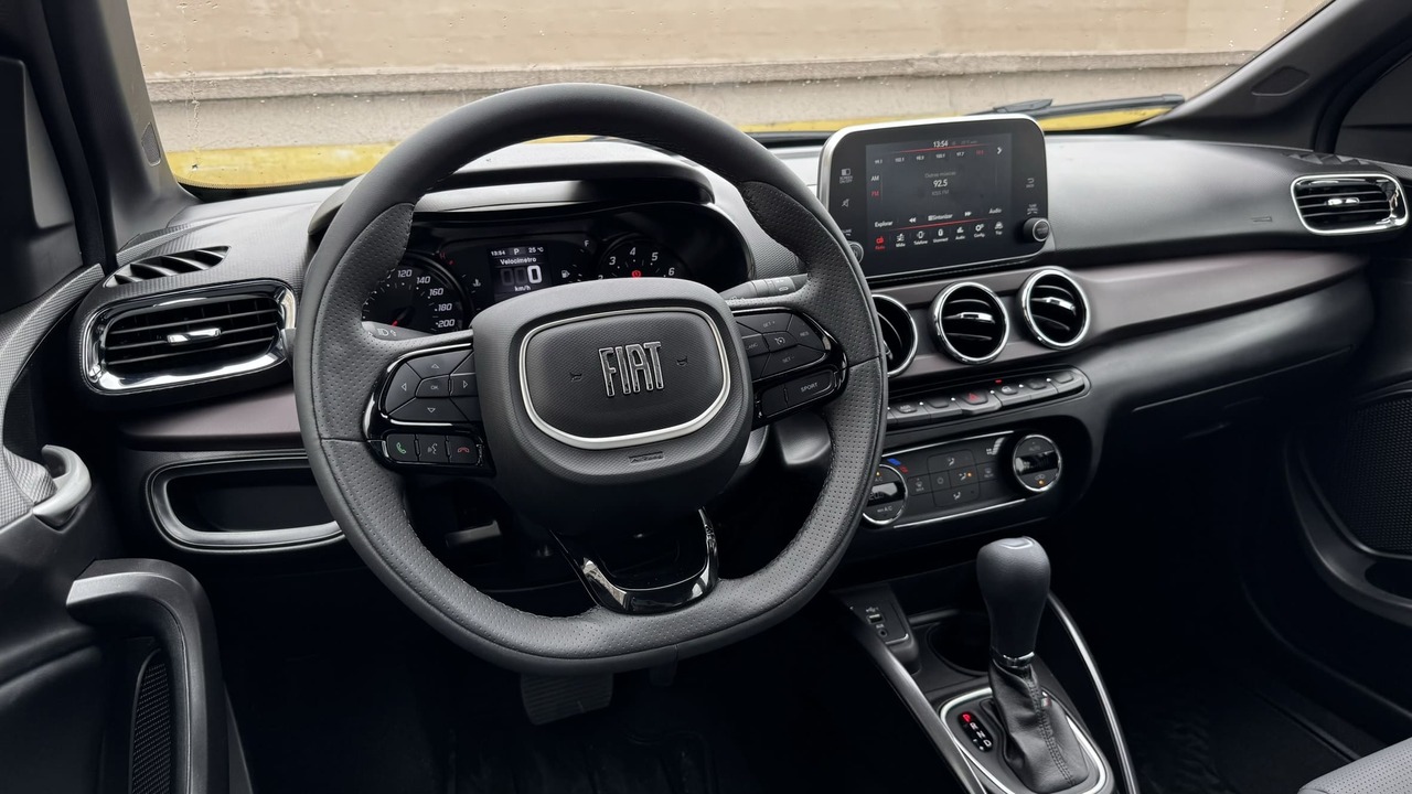 Fiat Cronos Precision CVT - vídeo, teste, consumo, itens de série