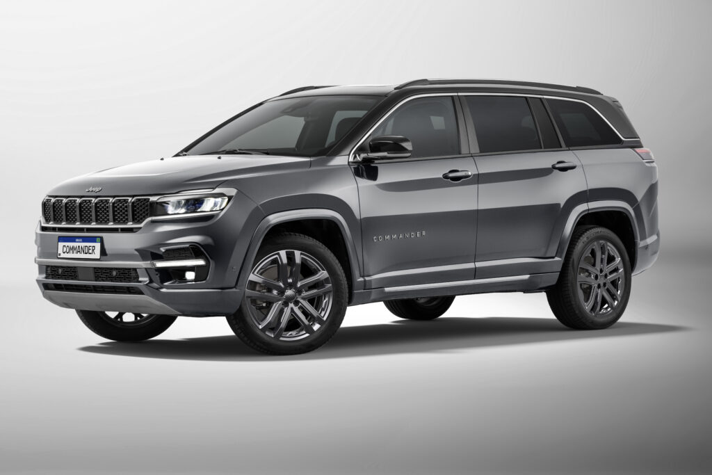 Jeep Commander 2025 chega ao Brasil por R$ 309.990